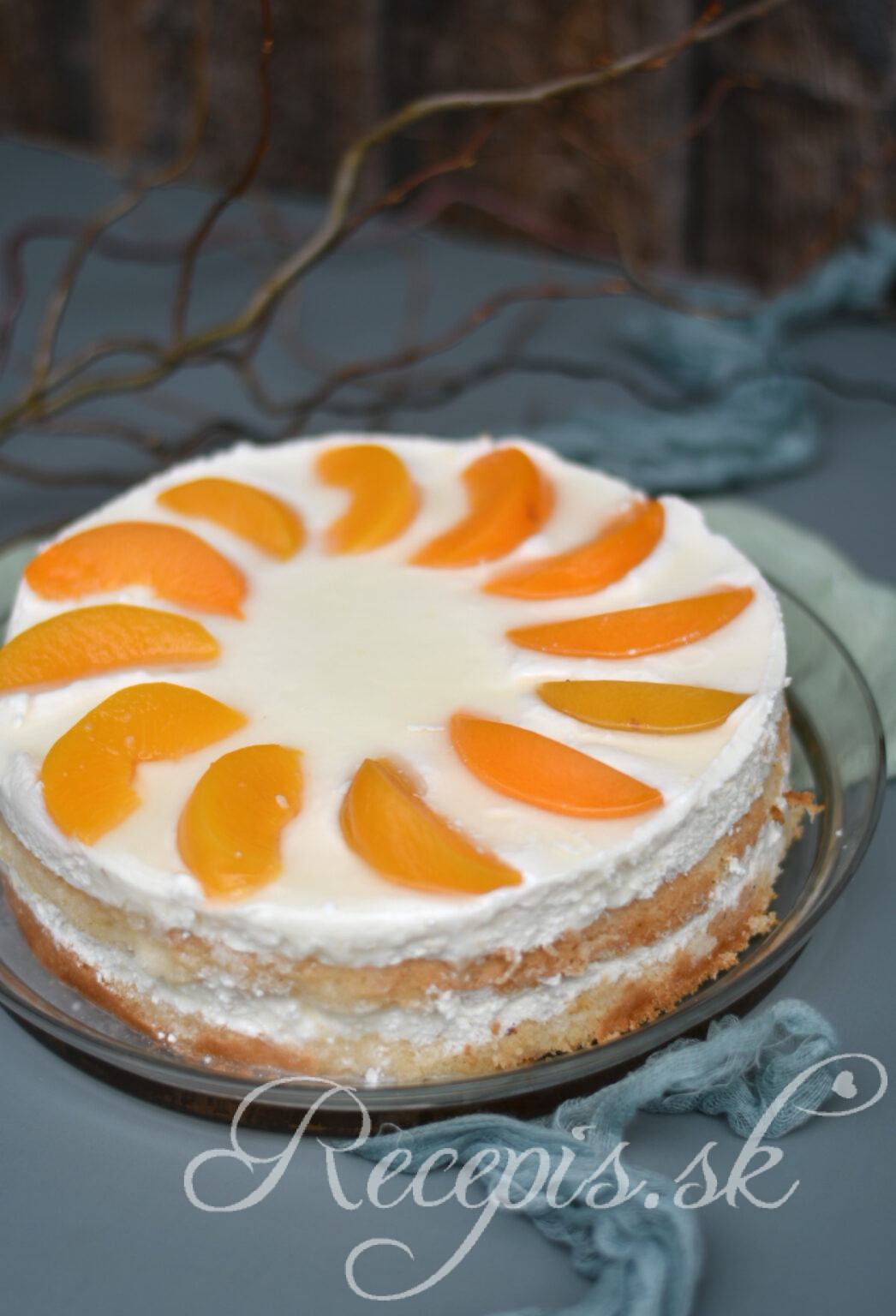 Slávnostná broskyňová torta s mascarpone krémom - recepis.sk - denne ...